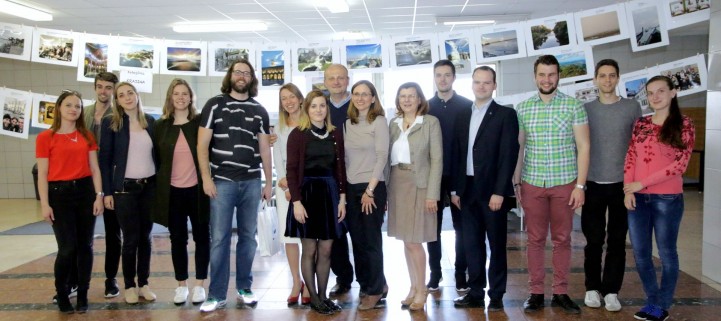 Úvod - Fakulta podnikového manažmentu